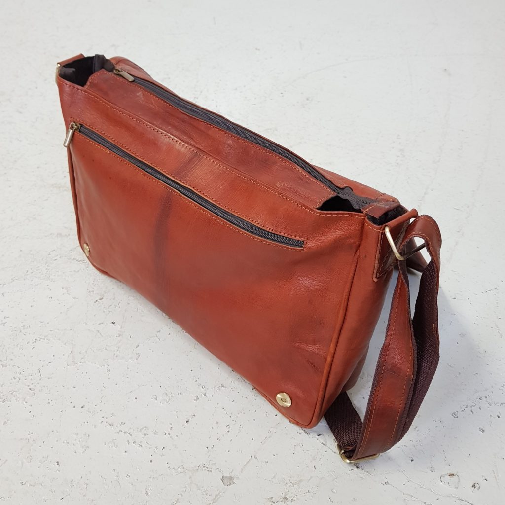 Computer taske i Cognac farvet læder - Retrofabrikken