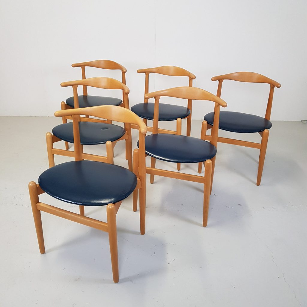 Spisebordsstole i klassisk dansk design og retrostil. Stort udvalg i teak.