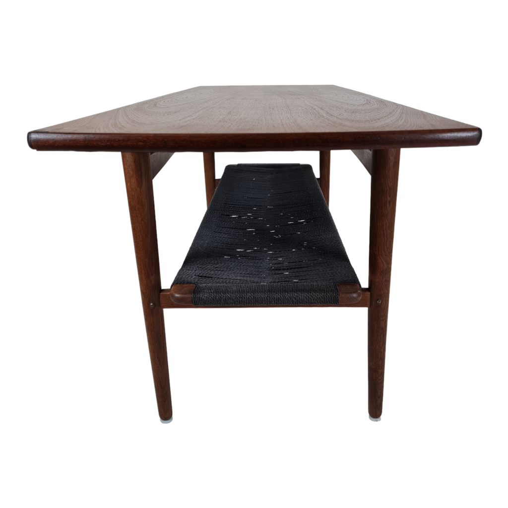 Sofabord med hylde i Sort snoreflet | Teak - Retrofabrikken