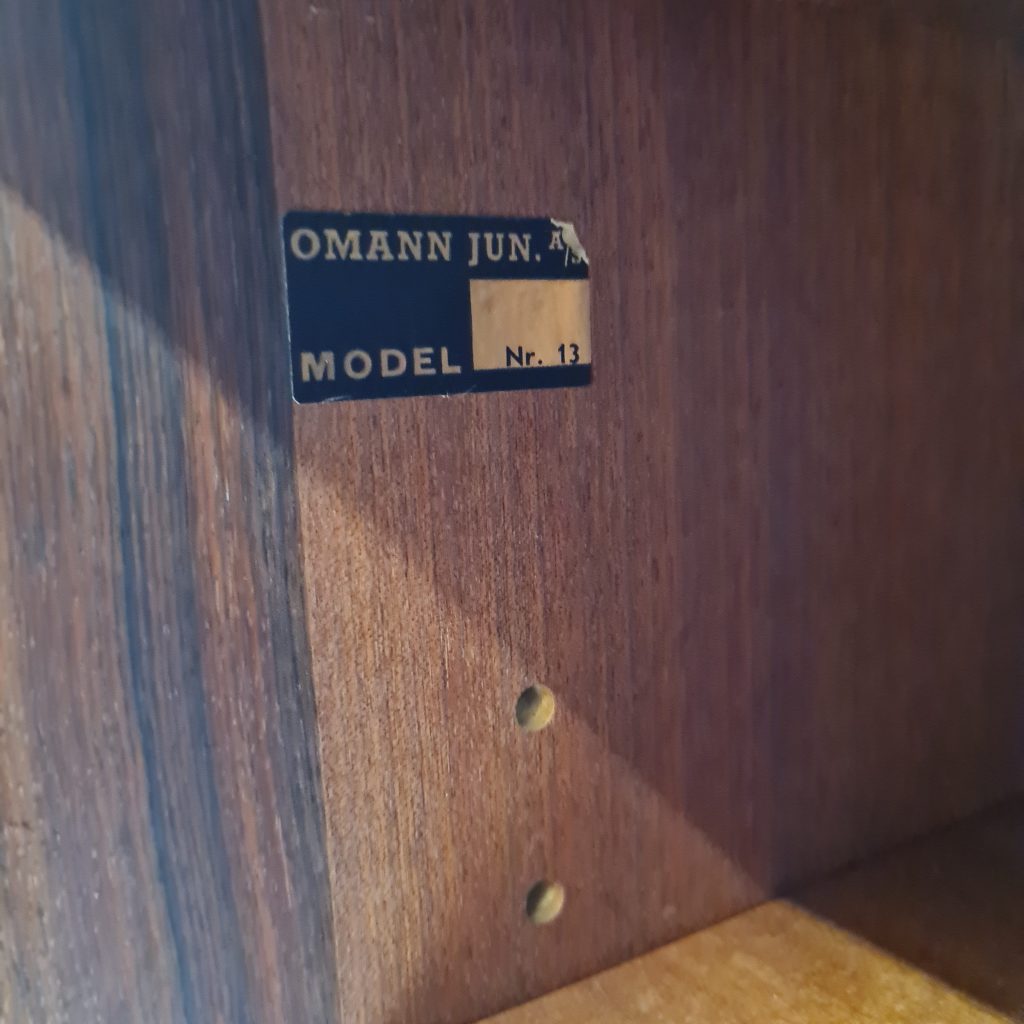 Høj skænk model 13 med 4 låger og 2 store skuffer | Omann Junior | Rio ...