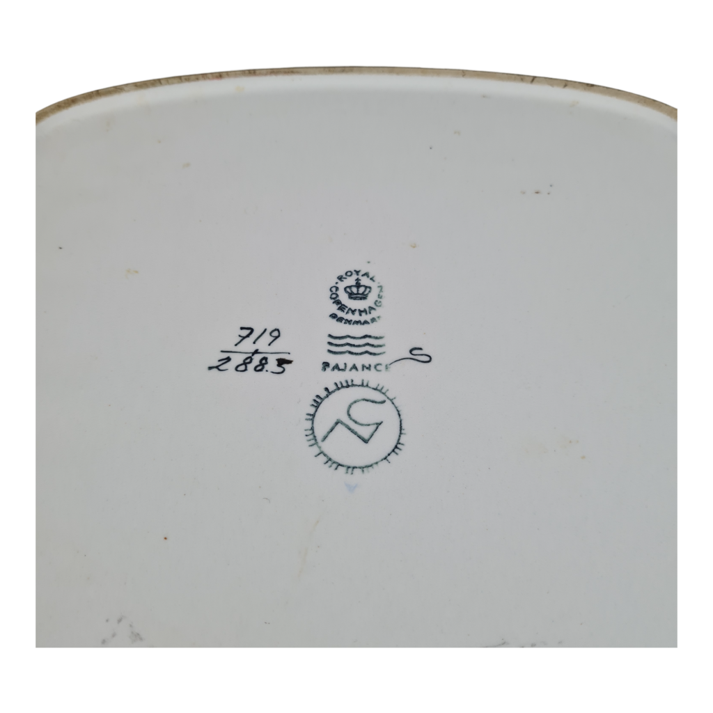 Stort fad model Baca nummeer 719/2883 | Nils Thorsson | Aluminia/Royal Copenhagen - Retrofabrikken