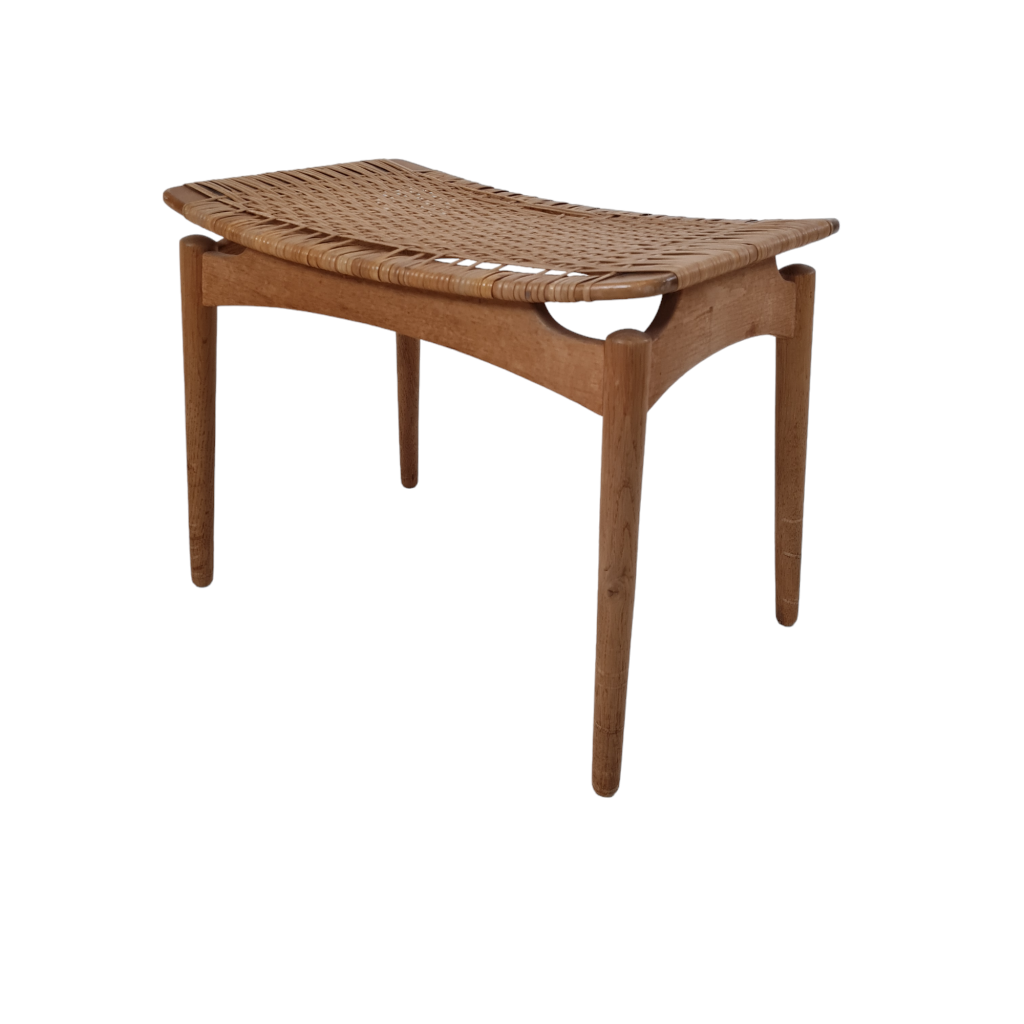 Skammel med flet | Sigfred Omann | Ølholm Møbelfabrik | Eg & Sjeneflet ...