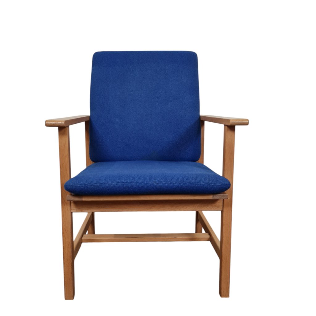 Armstol model 2257 | Børge Mogensen | Fredericia Furniture | Lakeret ...